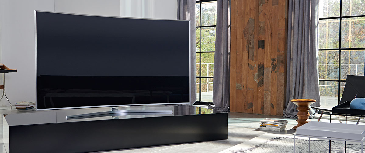 Samsung adds an S to UHD making it superbly “ultra"