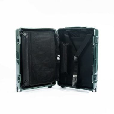 July Carry On Trunk: a charger and suitcase in one (review)