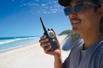 Uniden XTRAK Pro Ultimate Pack review: UHF radio goes smart