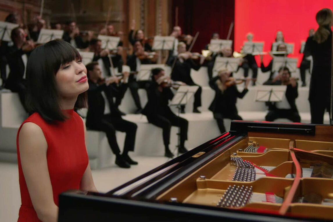 Apple buys Beats, will the white earbuds become red?