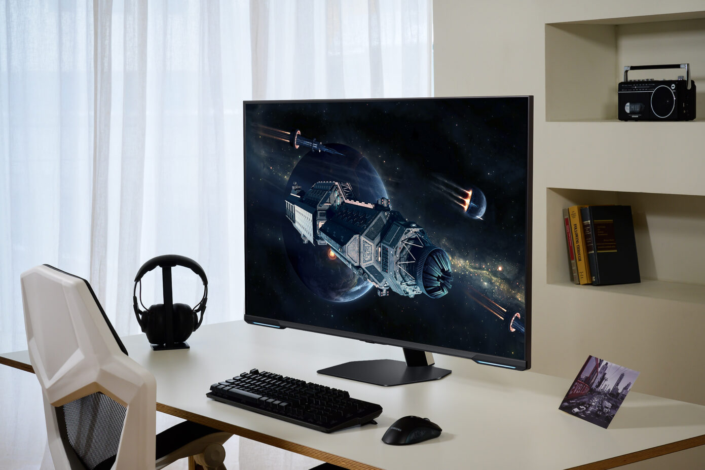 Samsung's massive Odyssey Ark gaming monitor is for multitaskers and ...