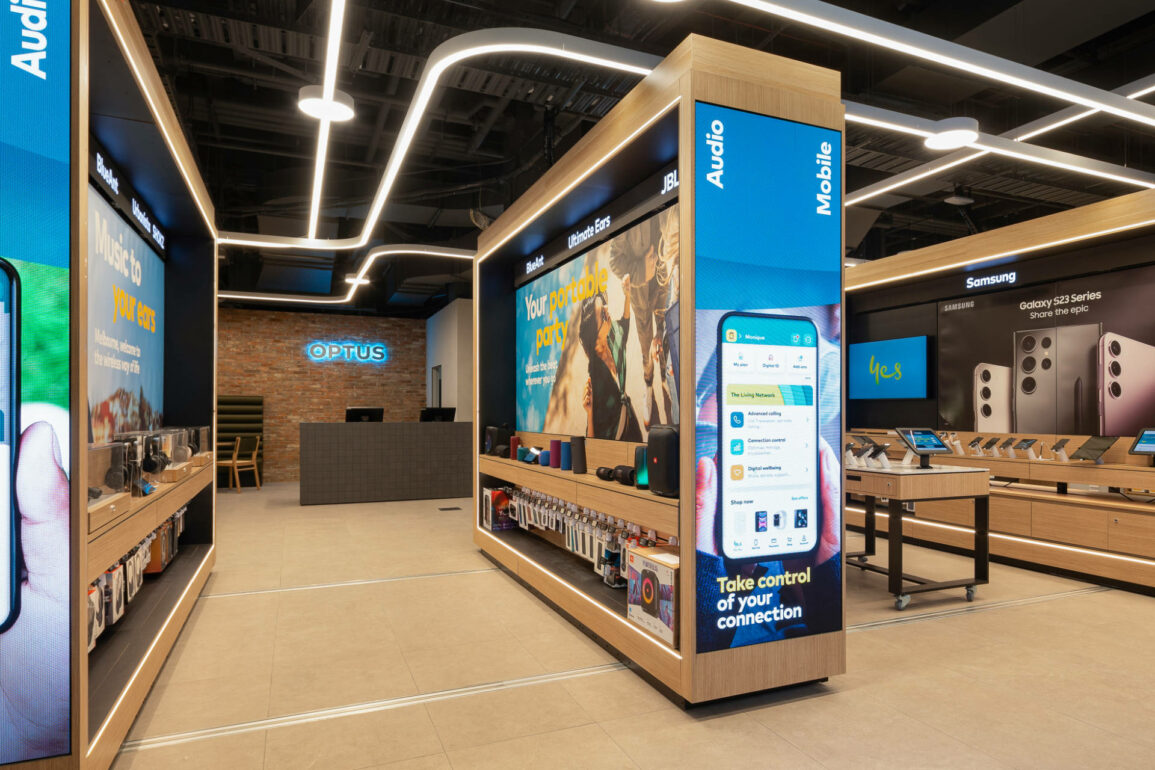 Nationwide Optus outage: millions without phone and internet