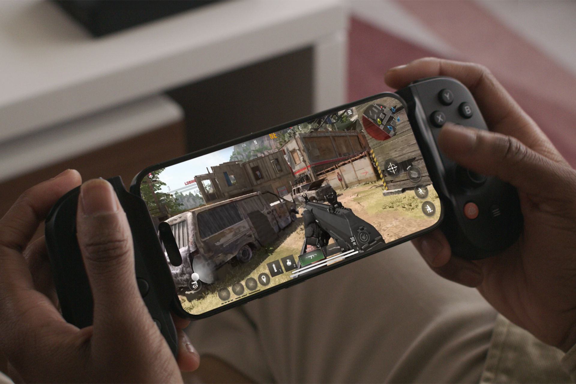 New Backbone controller works even with a phone case