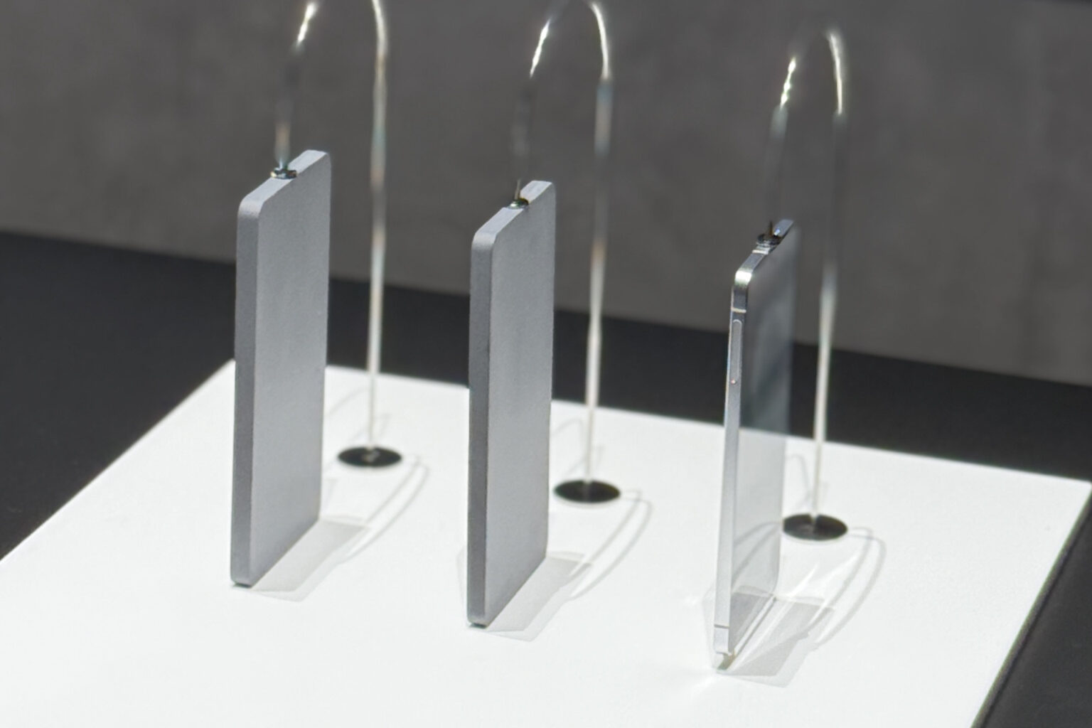 Samsung shows off its Galaxy S25 Edge - a "slim" smartphone